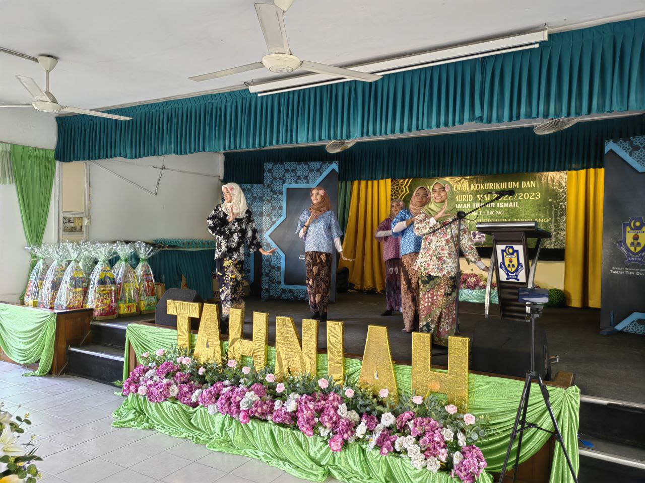 HARI ANUGERAH KOKURIKULUM DAN HAL EHWAL MURID SESI 2022/2023 – SMKTTDI